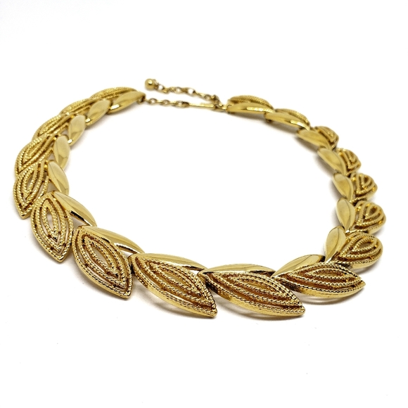 Unsigned | Jewelry | Vintage Leaf Motif Collar Necklace | Poshmark